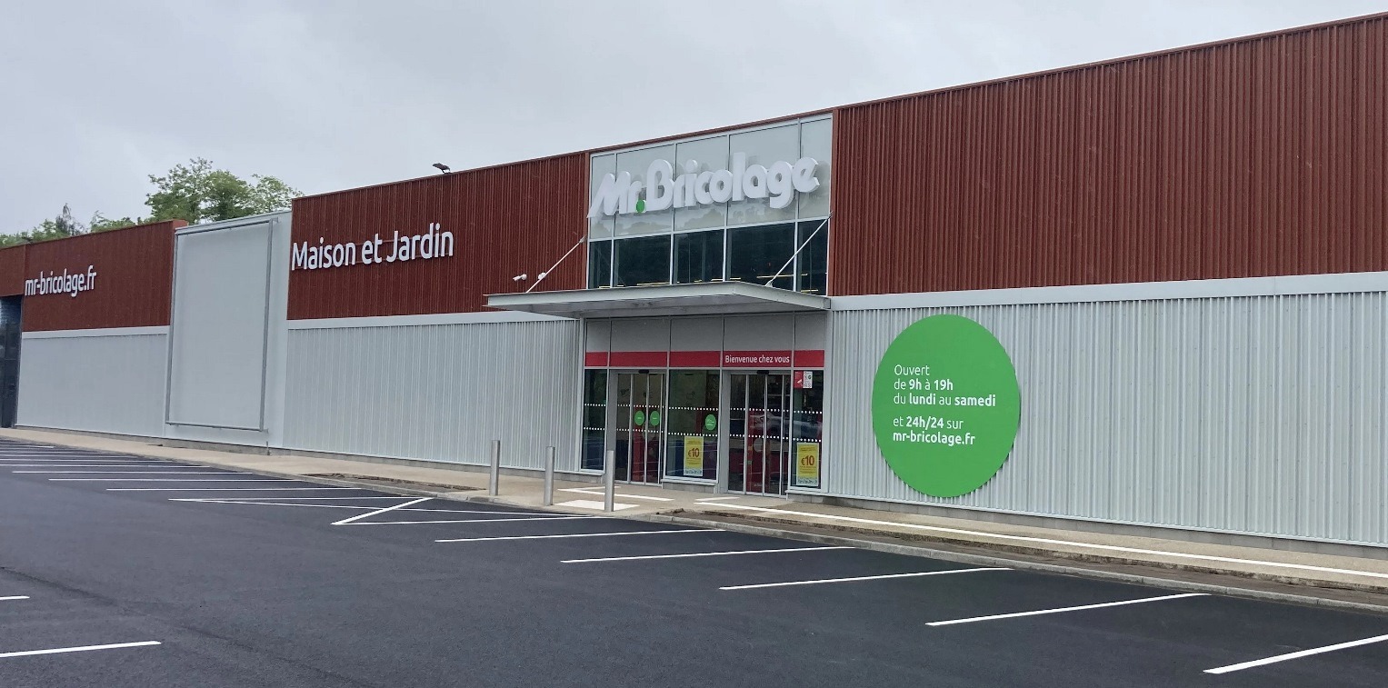 Mr. Bricolage : 2 ouvertures et une transformation de magasin